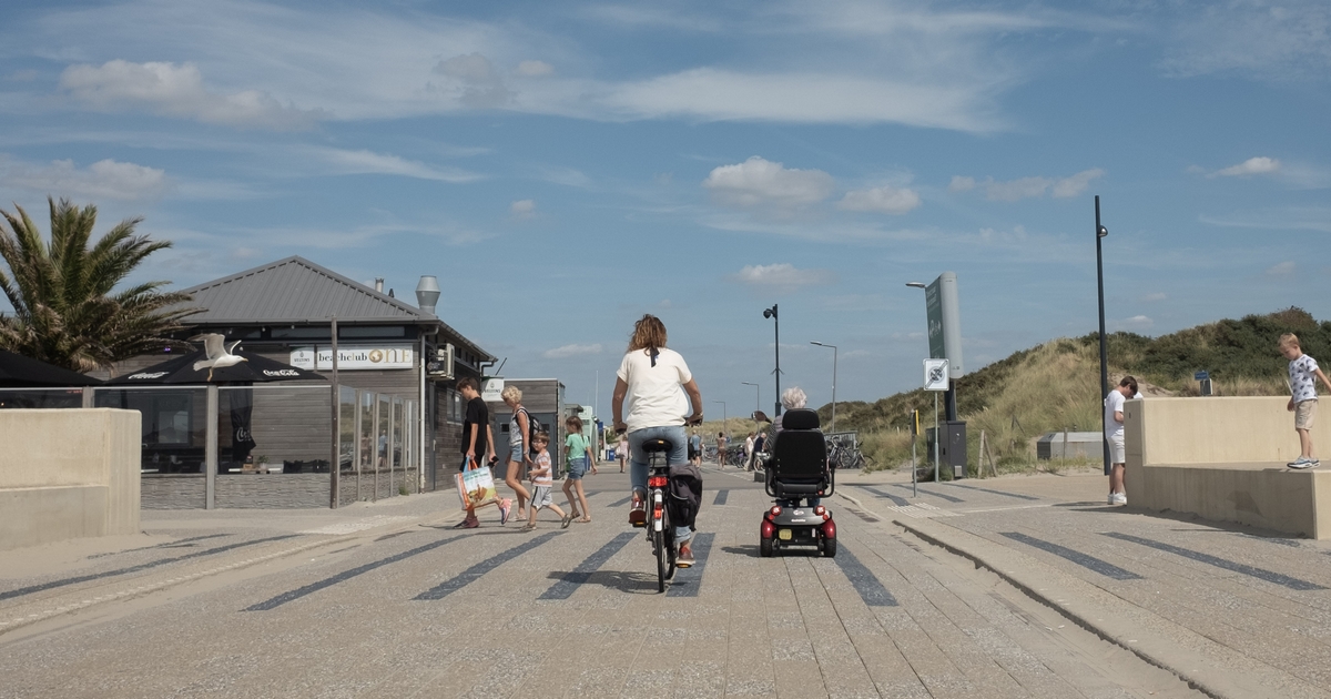 Wheel-minded: Safe Bike Paths for More Accessible Cities : Open House Praha
